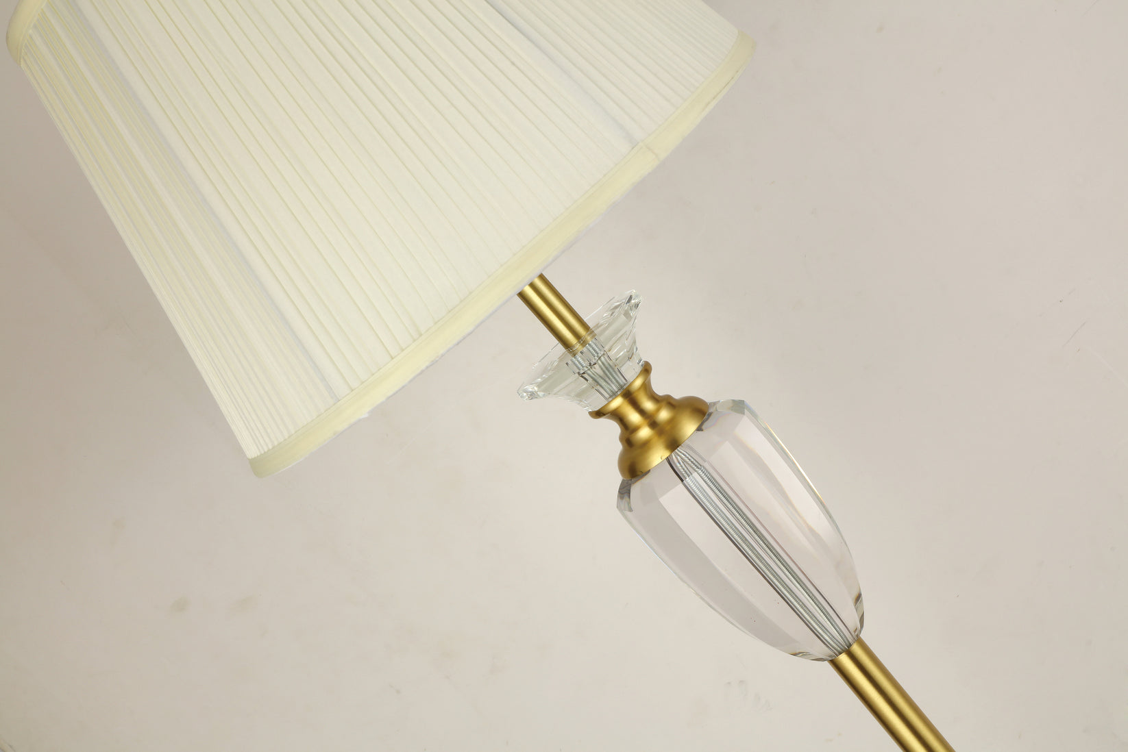 Lumen Floor Lamp | Philomina | The Light Library